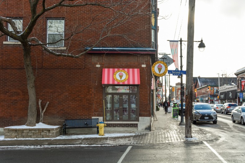 Balade colorée dans le quartier Glebe à Ottawa - Une Porte Sur Deux ...